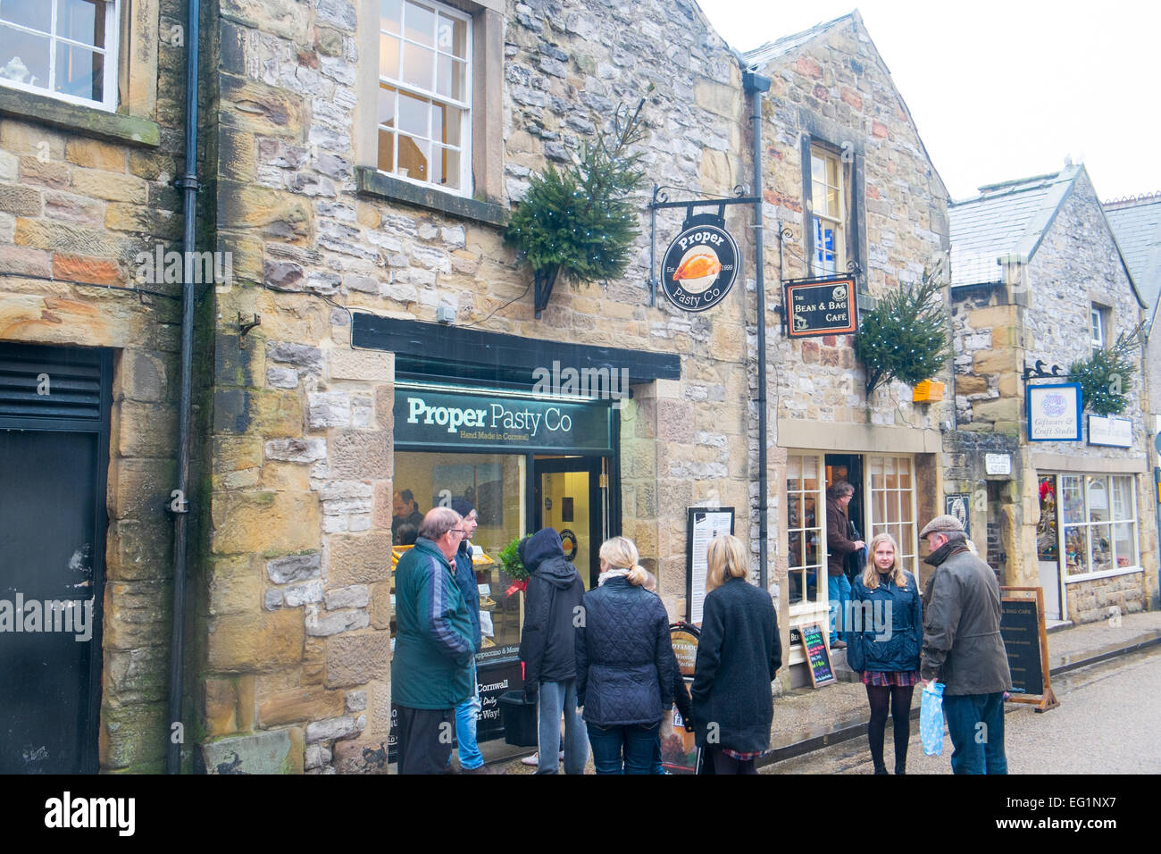 Proper english town hi-res stock photography and images - Alamy