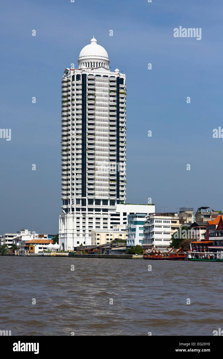 Bangkok River Park Condominium Tower at Mae Nam, Menam Chao Phraya ...