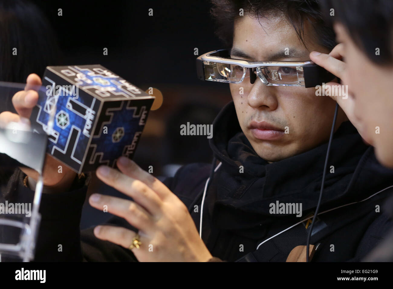 Smartglass hi-res stock photography and images - Alamy