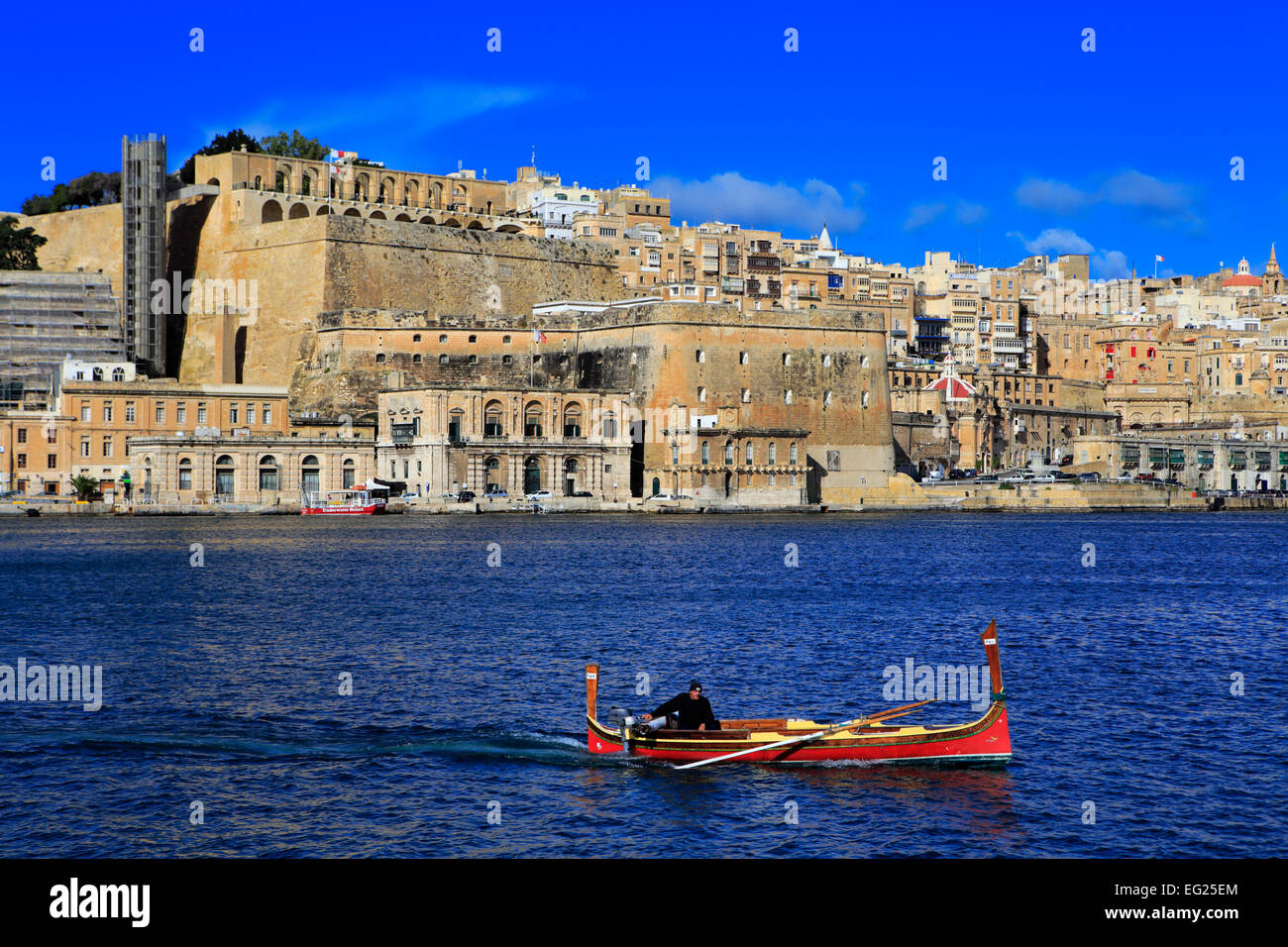 View of Birgu (Vittoriosa) from Isla (Senglea), Malta Stock Photo - Alamy