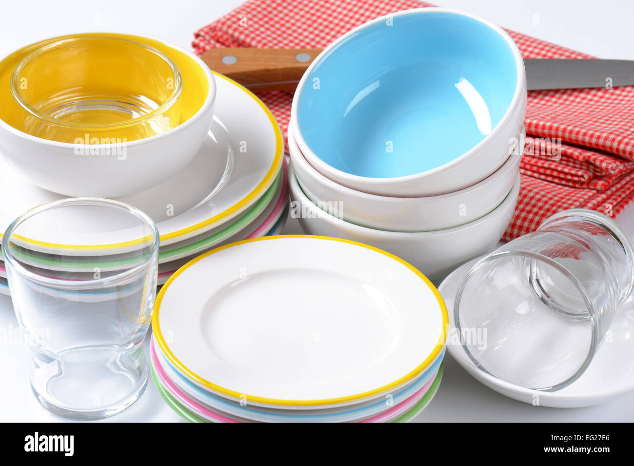 Dinner set consisting of deep bowls, dinner plates, side plates and ...