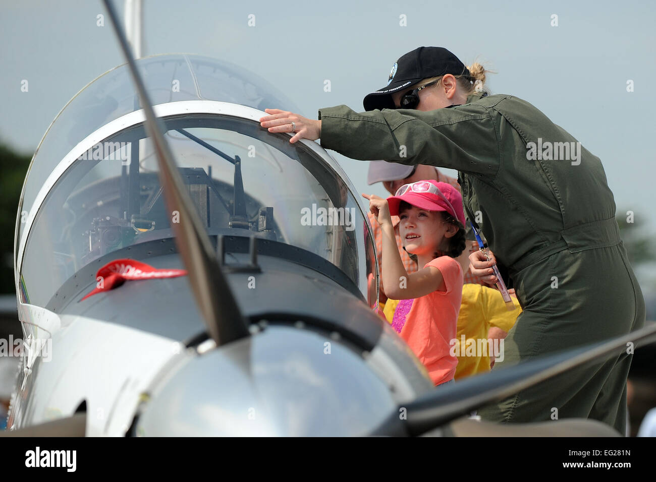Seven-year-old Naomi Roth, daughter of Maj. Jeremy Roth from the 45th ...