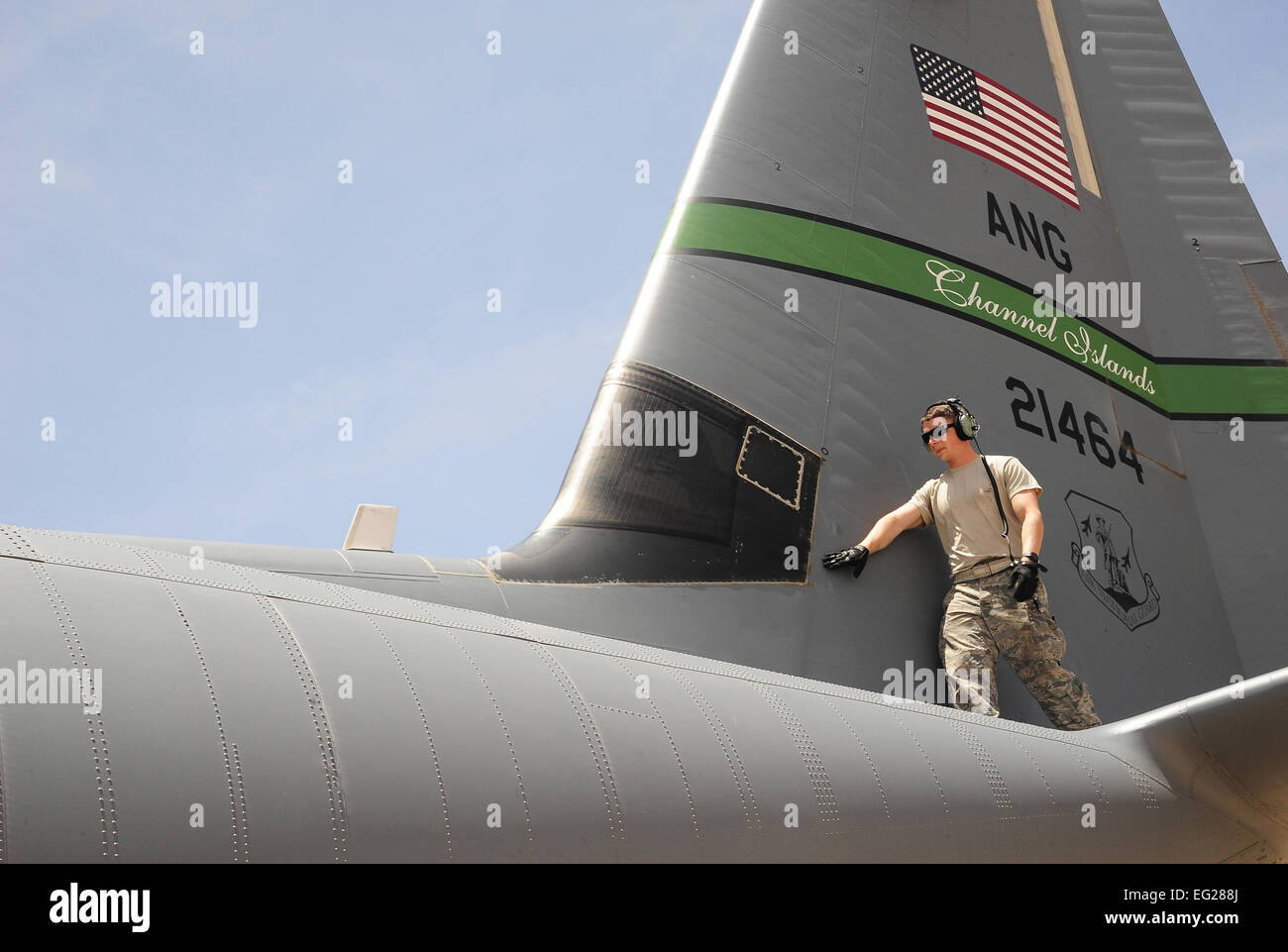 146th aircraft maintenance squadron hi-res stock photography and images ...