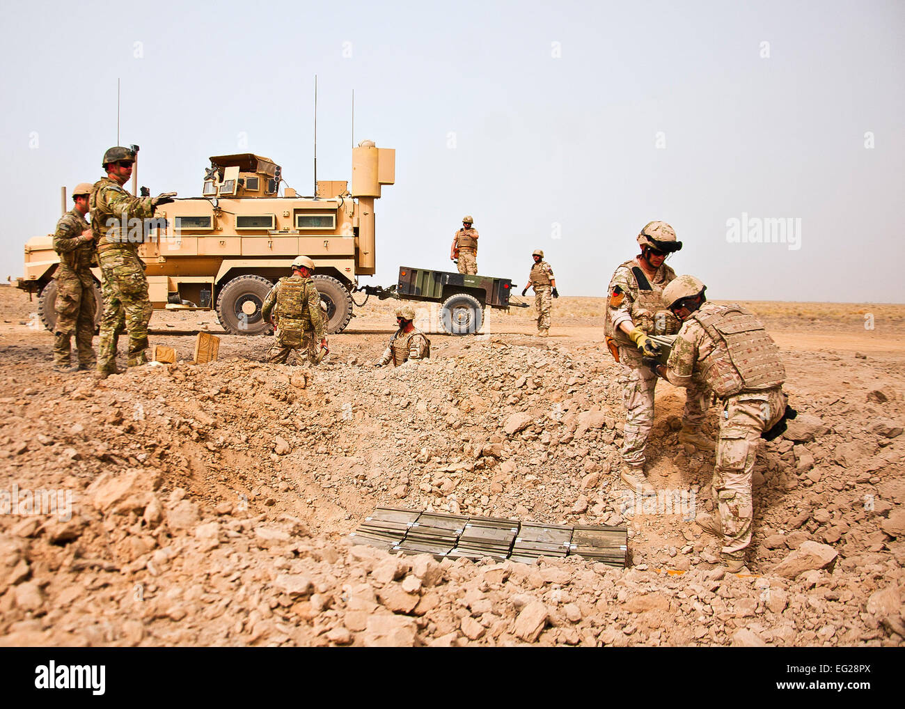 Australian explosive ordnance disposal eod hi-res stock photography and ...