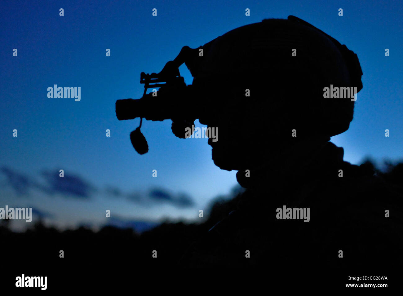 Us military night vision goggles hi-res stock photography and images ...