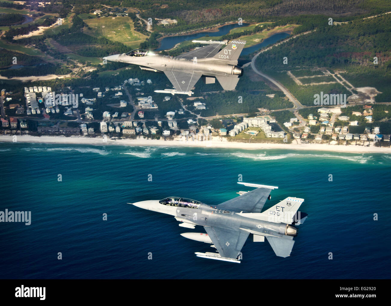U.S. Air Force F-16 Fighting Falcons fighter aircrat fty over Florida’s ...