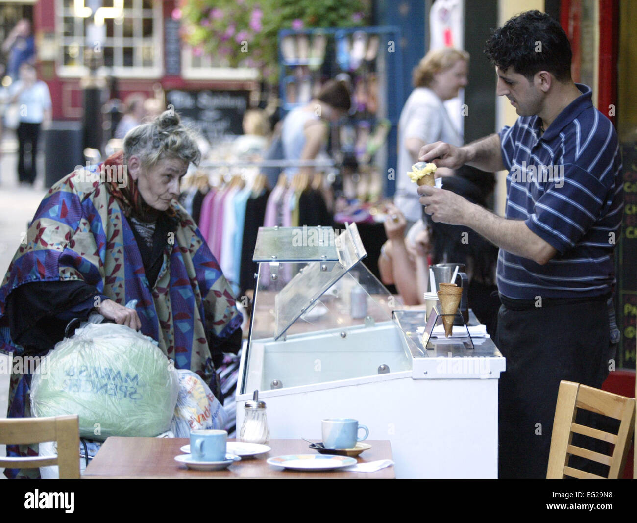Bag lady homeless hi-res stock photography and images - Alamy