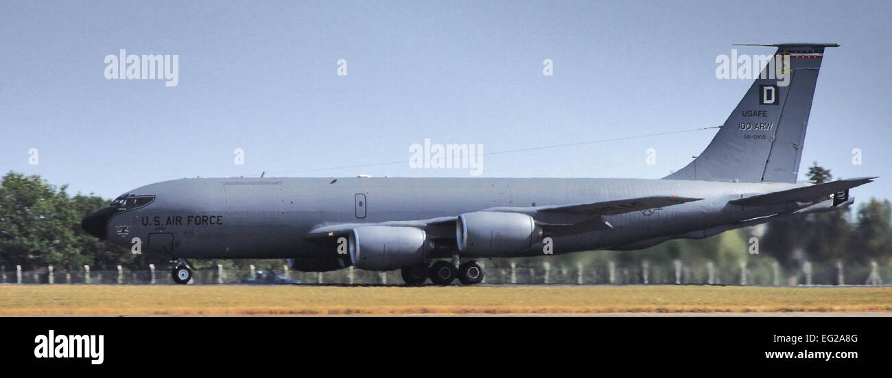 KC-135R/T Stratotanker Primary function: Aerial refueling and airlift ...