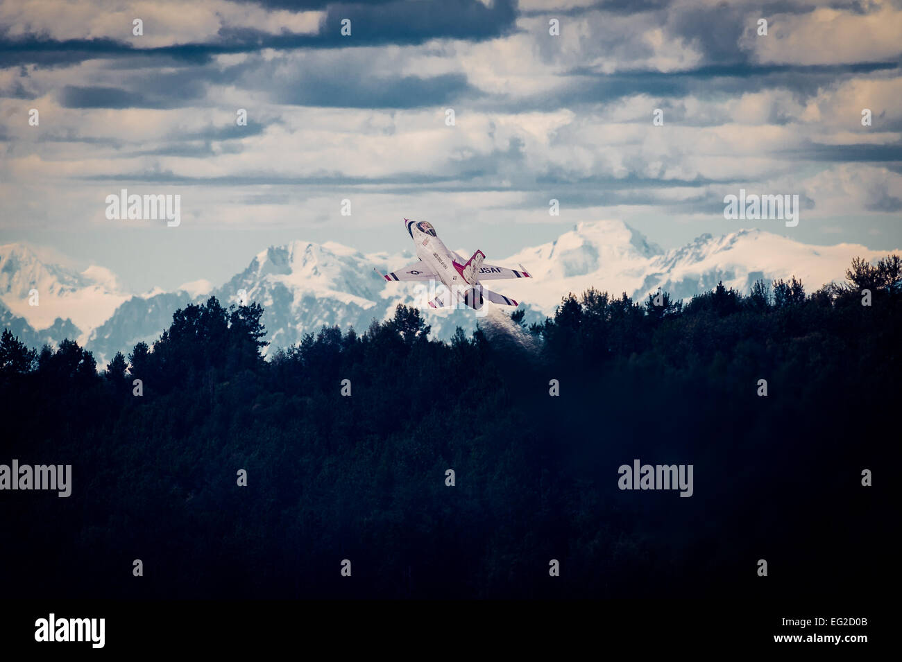 Maj. Blaine Jones, Thunderbird 5, lead solo, completes a High Alpha ...