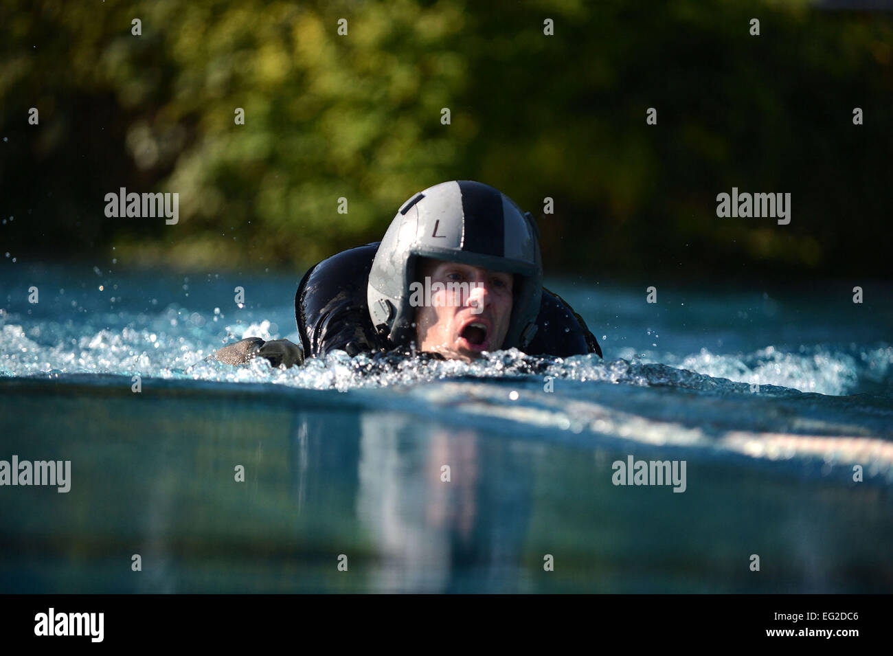 Parachute water survival training hi-res stock photography and images ...