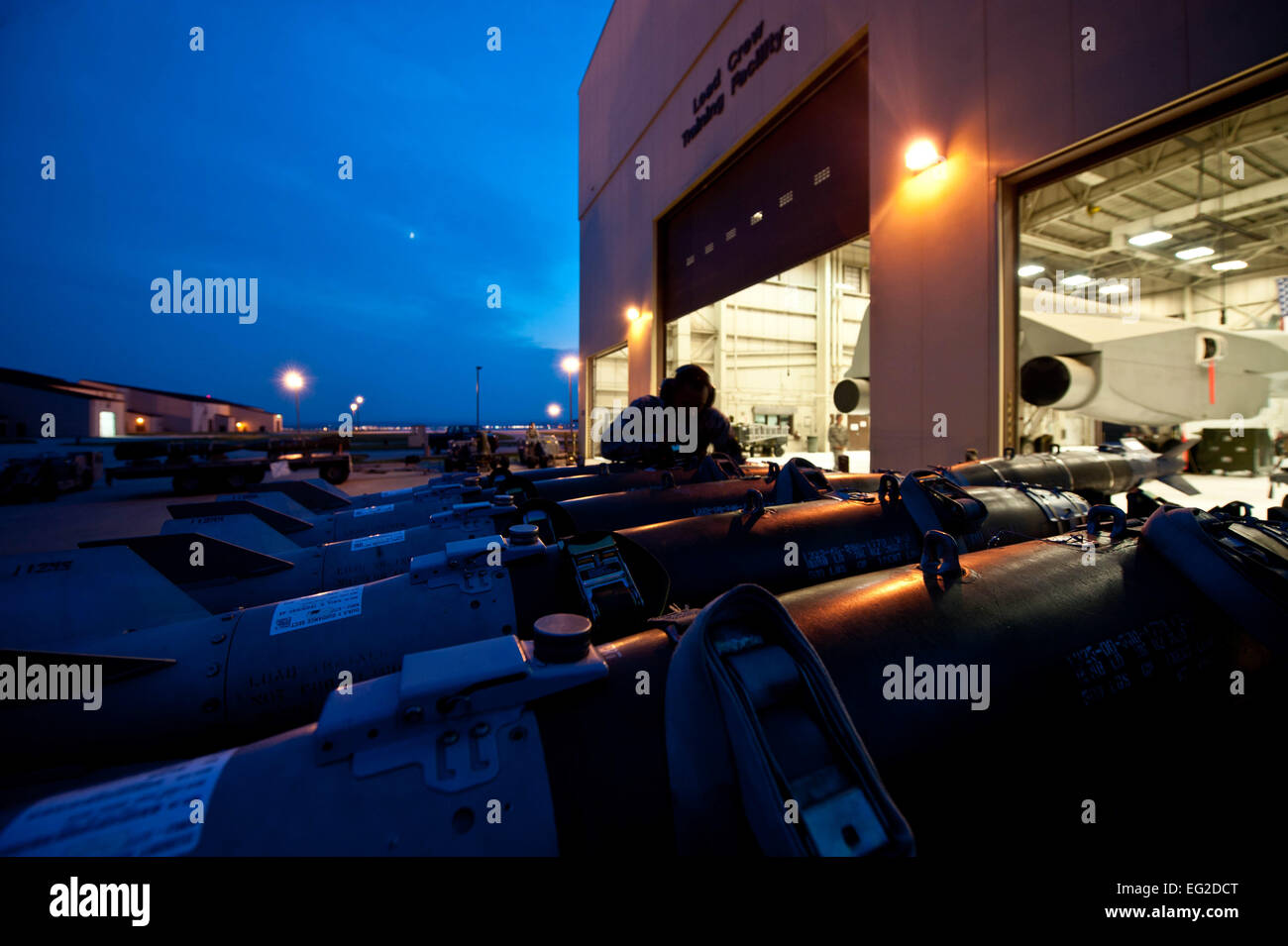 Aircraft maintenance units hi-res stock photography and images - Alamy