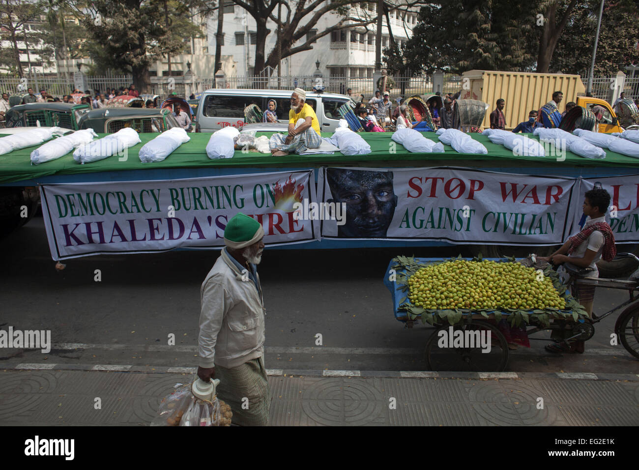 Dhaka, Bangladesh. 14th Feb, 2015. Protested against political violence ...