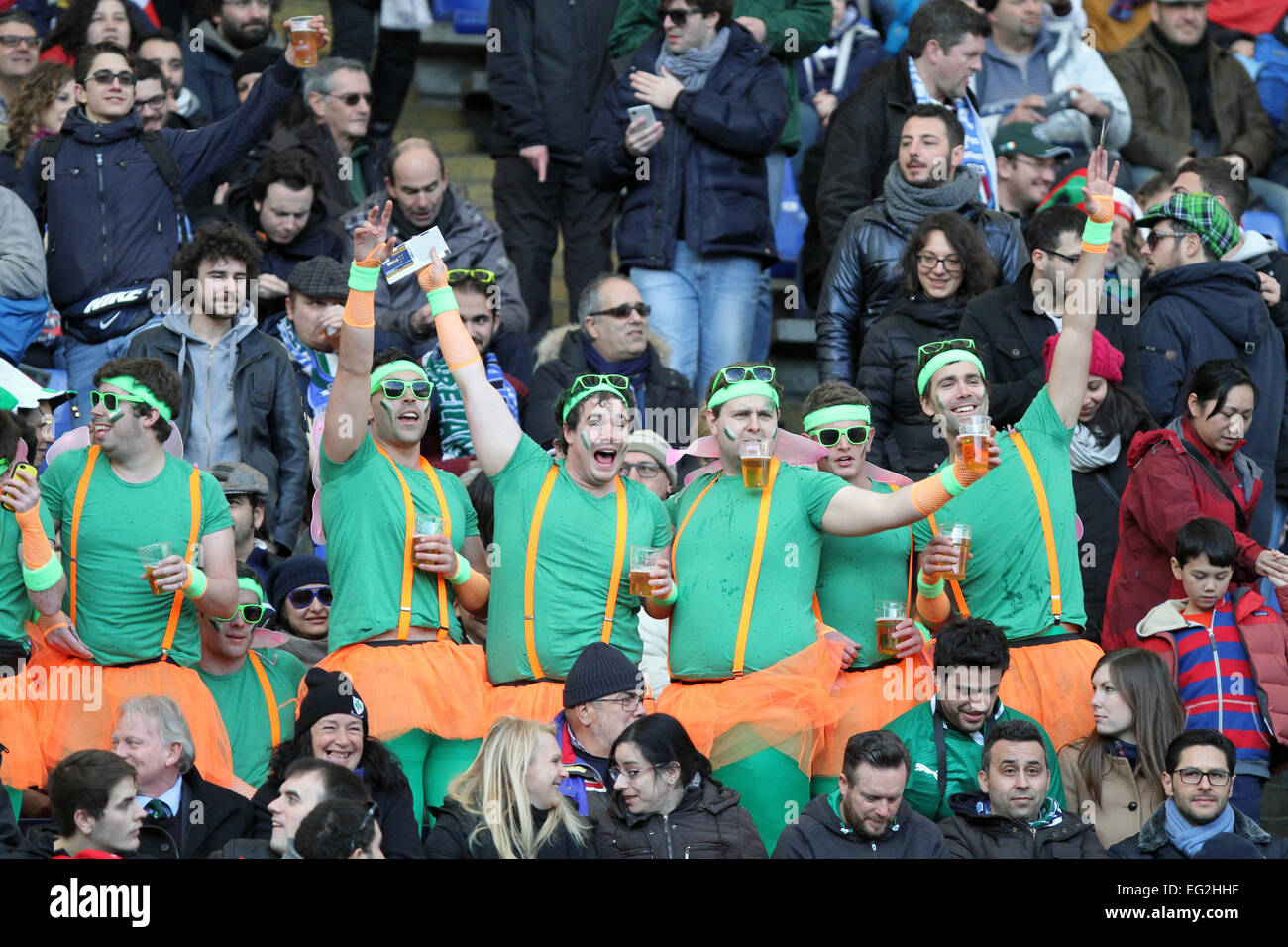 Six nations rugby rome fans hi-res stock photography and images - Alamy