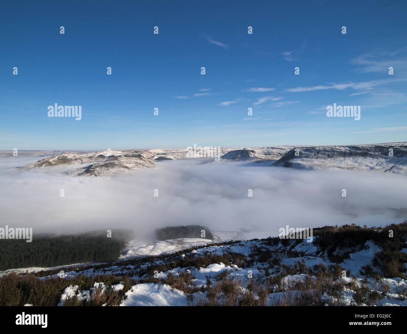 Snow covers landscape low hi-res stock photography and images - Alamy