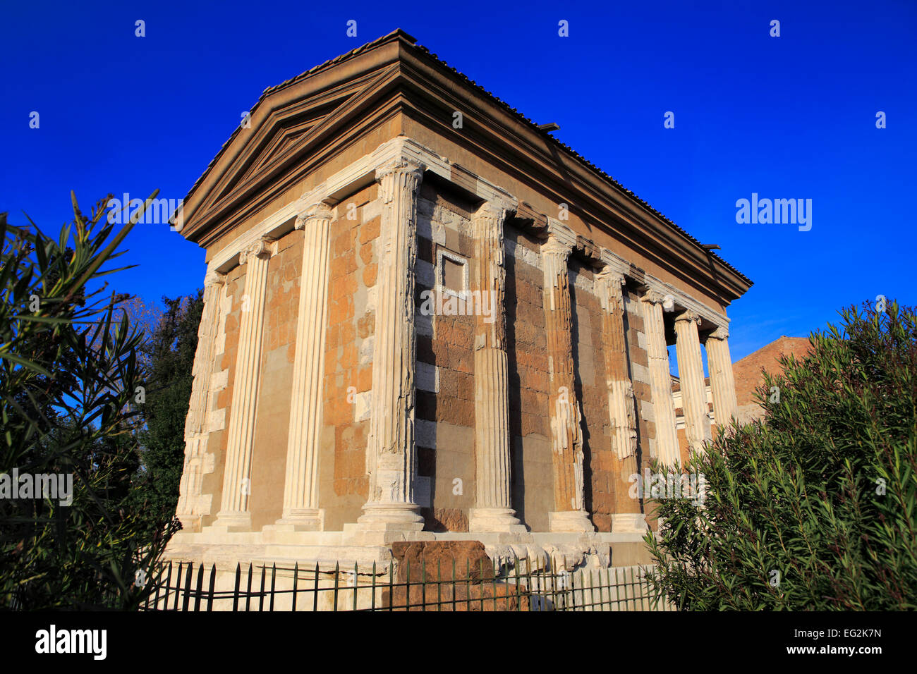 Temple of Portunus (Temple of Fortuna Virilis), Forum Boarium, Rome ...