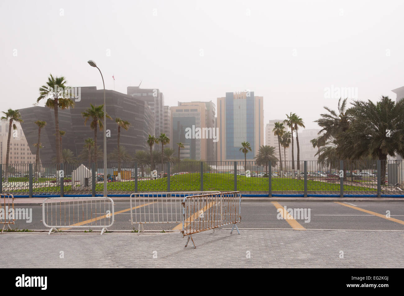Qatar doha sandstorm hi-res stock photography and images - Alamy
