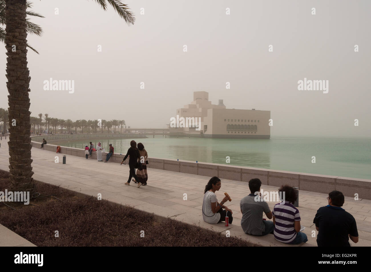 Qatar doha sandstorm hi-res stock photography and images - Alamy