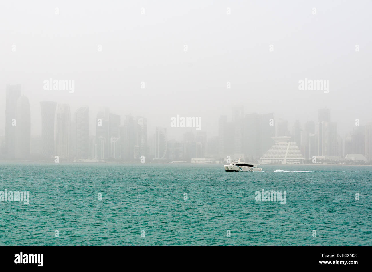 Qatar doha sandstorm hi-res stock photography and images - Alamy