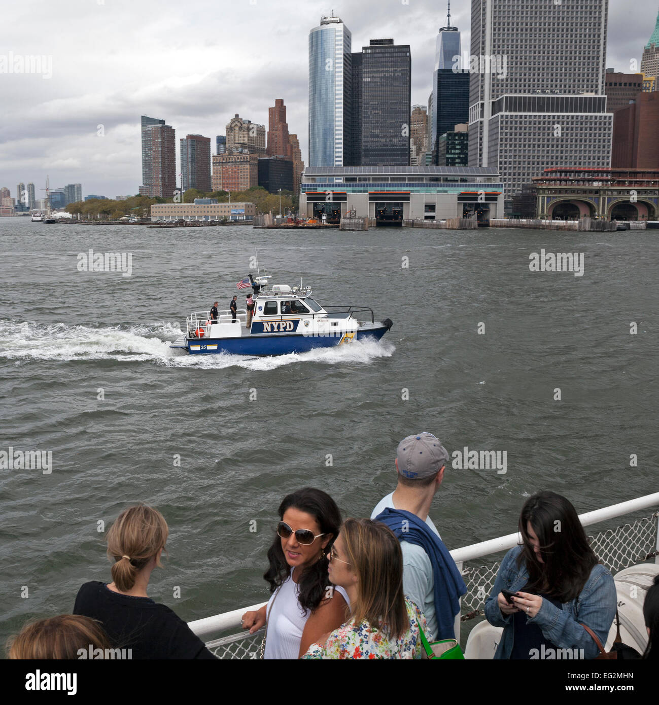 Nypd boat hi-res stock photography and images - Alamy