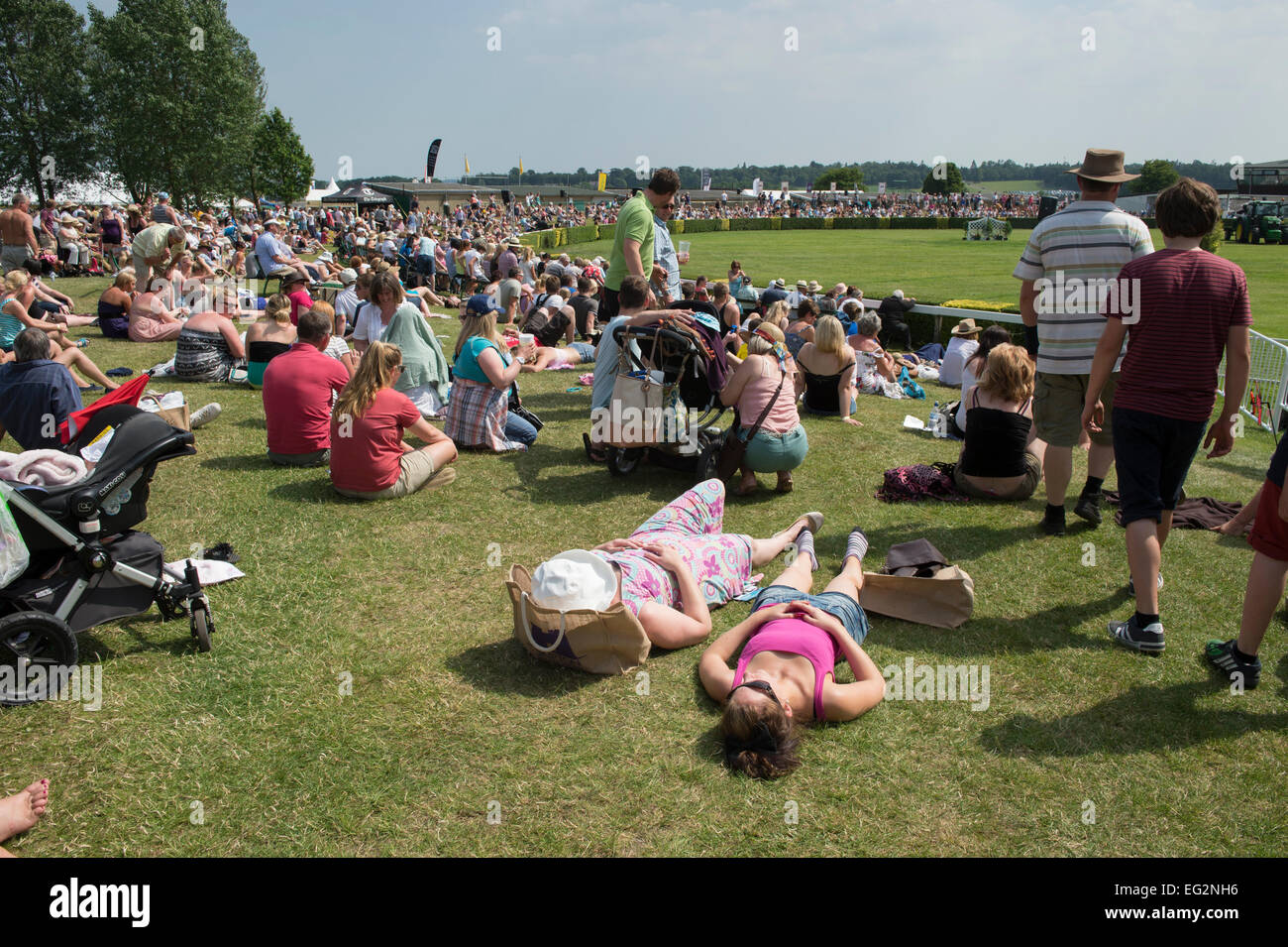 Large number people on main hi-res stock photography and images - Alamy