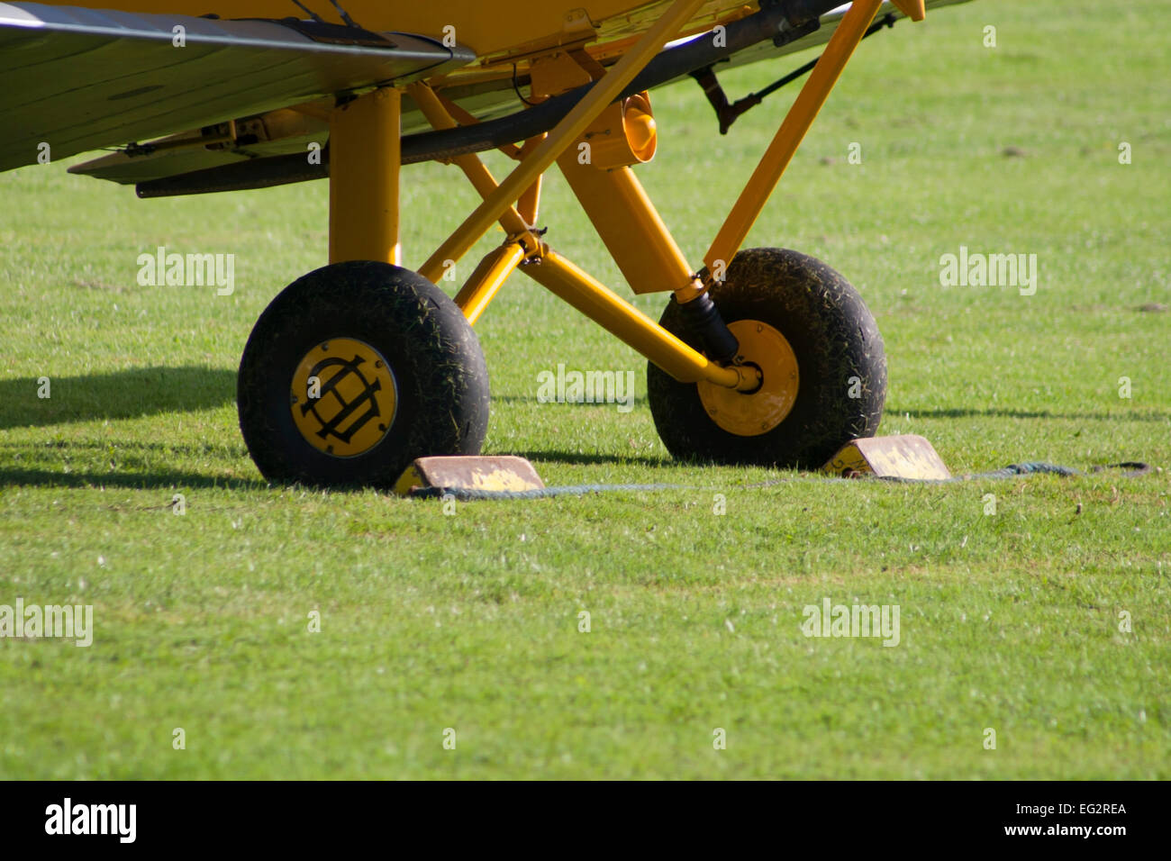 de Havilland Tiger Moth wheel chocks Stock Photo - Alamy