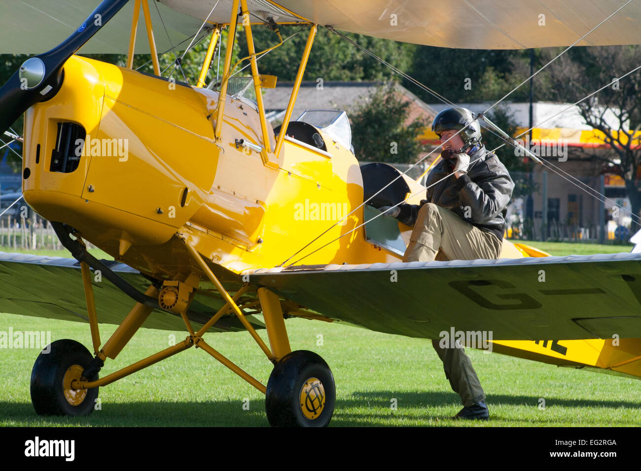 de Havilland Tiger Moth Cambridge Pilot Stock Photo - Alamy
