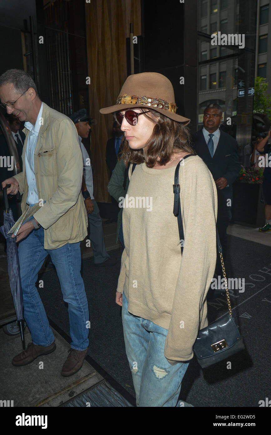 Lizzie Caplan out and about in New York Featuring: Lizzie Caplan Where ...