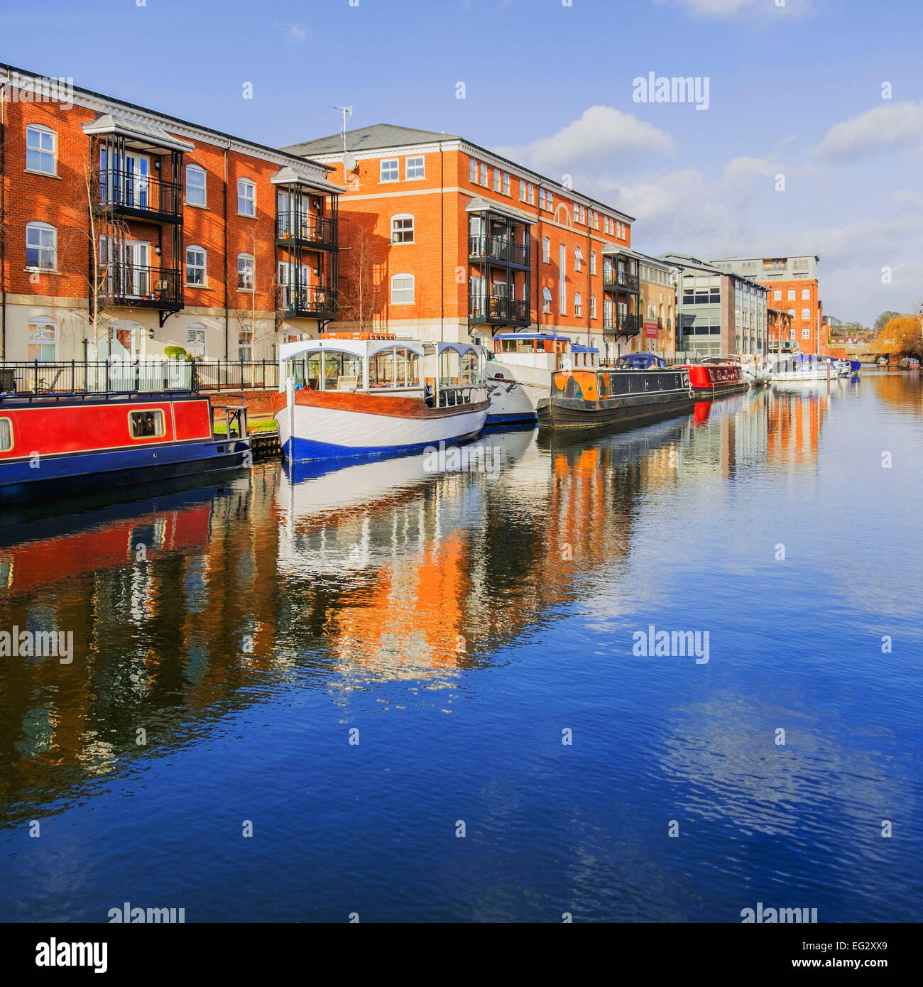 Barge boats uk hi-res stock photography and images - Alamy