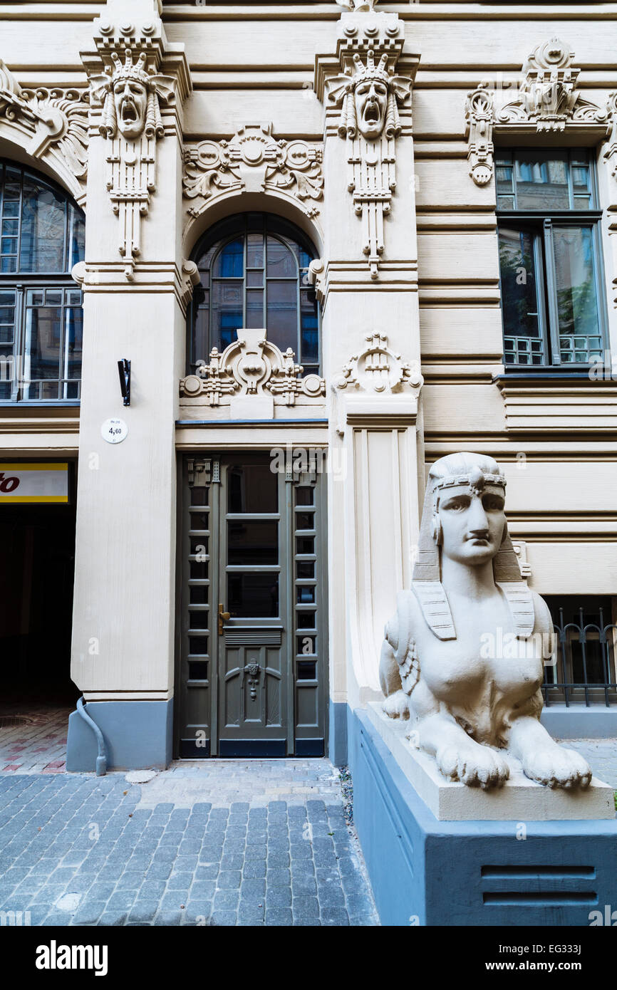 Facade of Art Nouveau (Jugendstil) building at Alberta Iela 2, Riga ...
