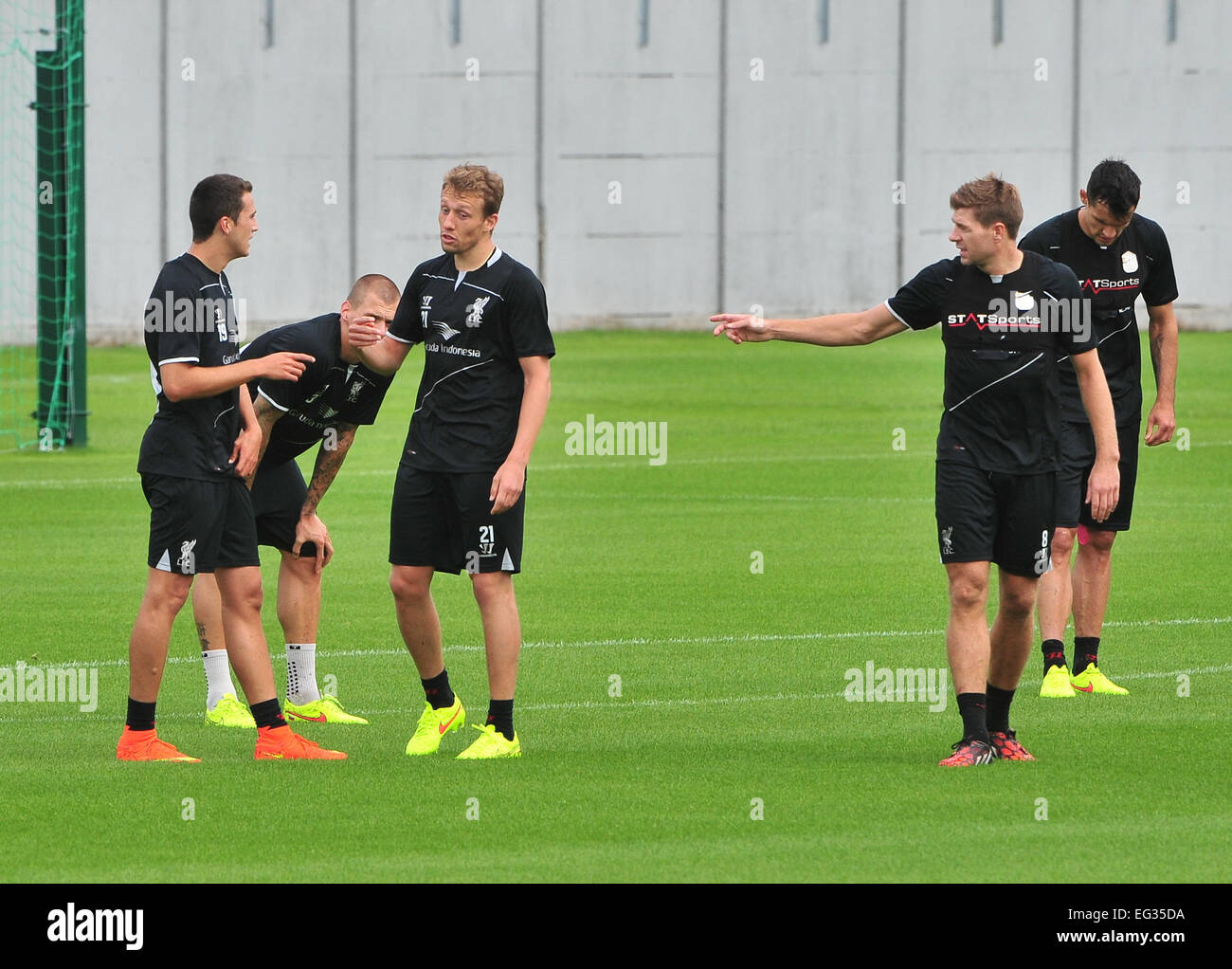 Javier manquillo liverpool hi-res stock photography and images - Alamy