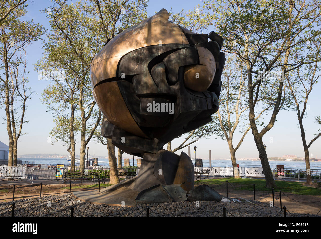 The Sphere, Battery Park, Lower Manhattan, New York Stock Photo - Alamy