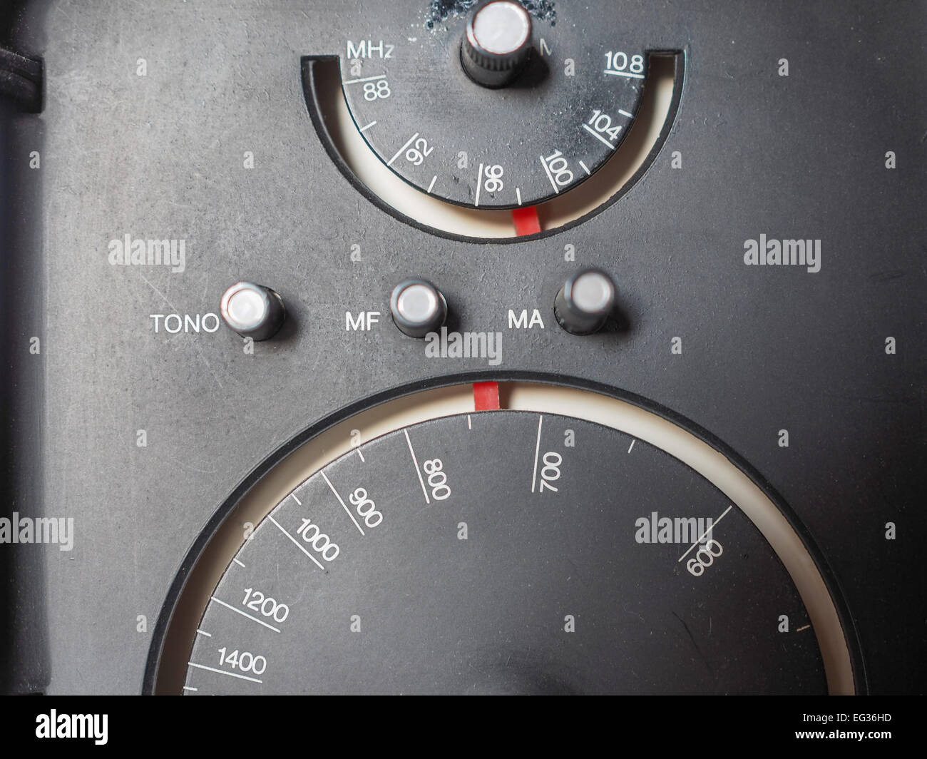 Vintage AM and FM radio tuner Stock Photo - Alamy