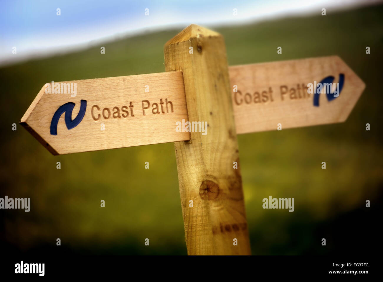 Coast path sign, Beadnell Stock Photo - Alamy