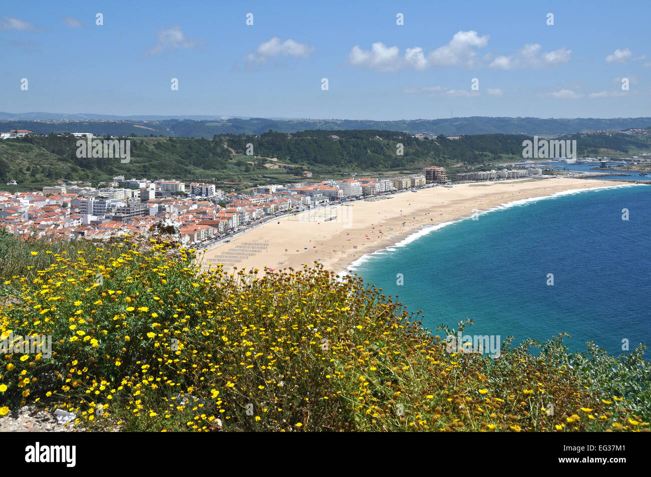 Nazare beach resort hi-res stock photography and images - Alamy