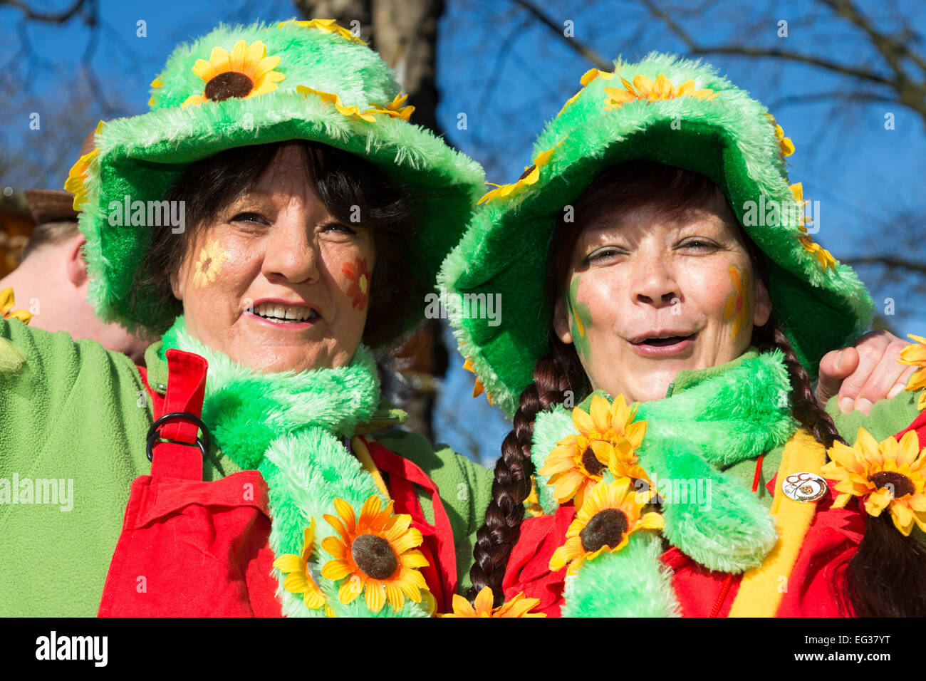Two german women in costume hi-res stock photography and images - Alamy