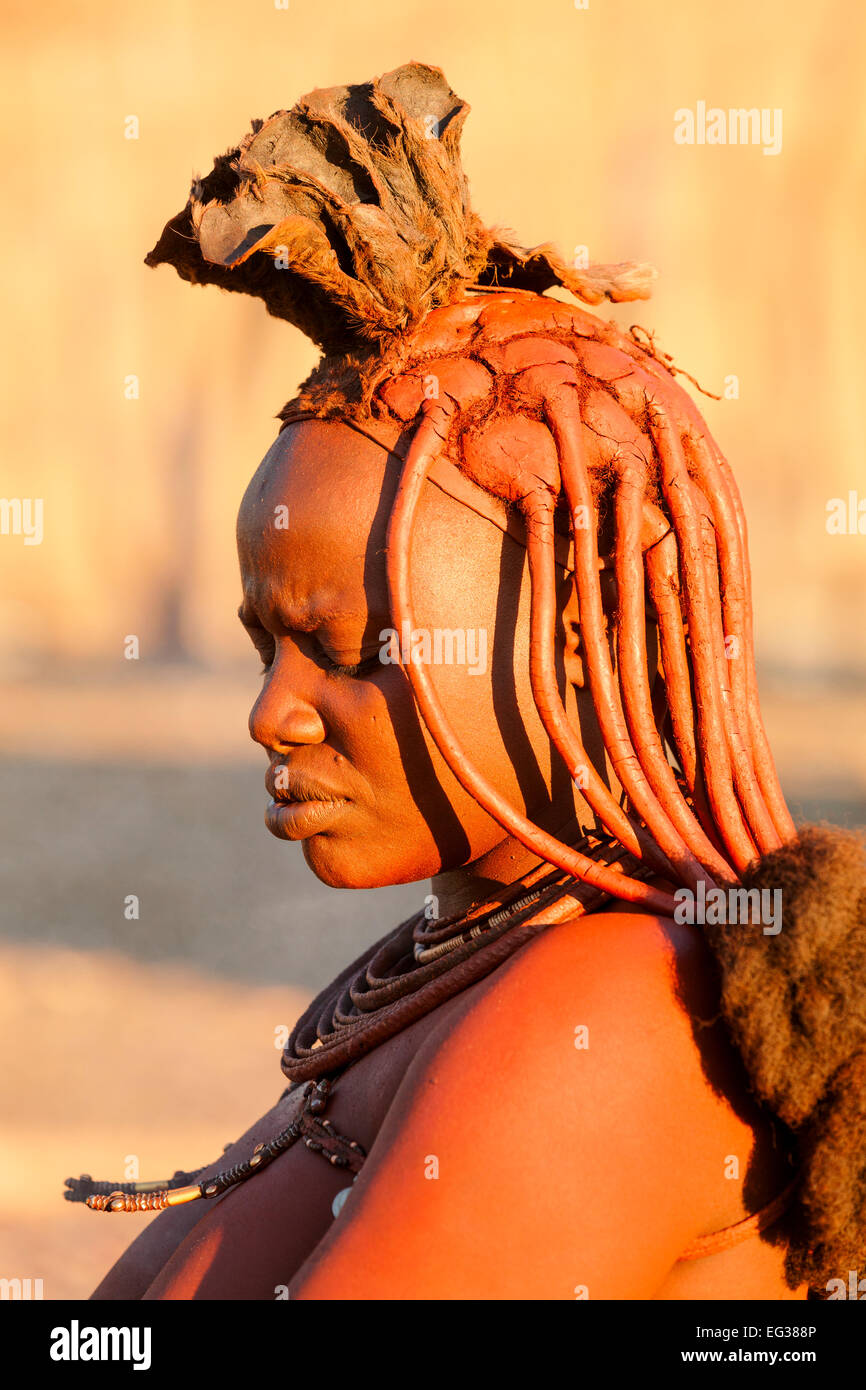 A portrait of a Himba woman, Namibia Stock Photo - Alamy