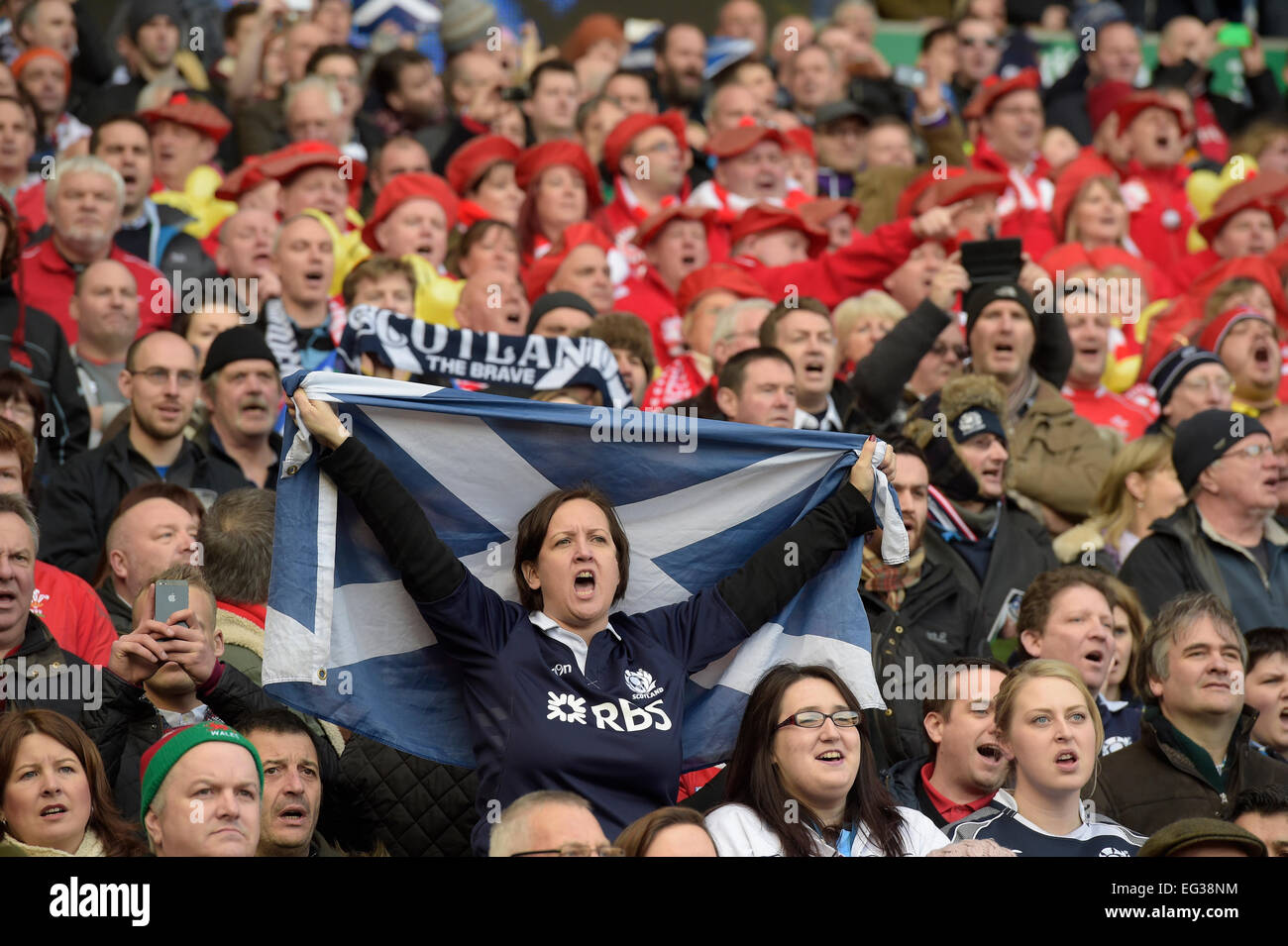 Murrayfield stadium supporters hi-res stock photography and images - Alamy