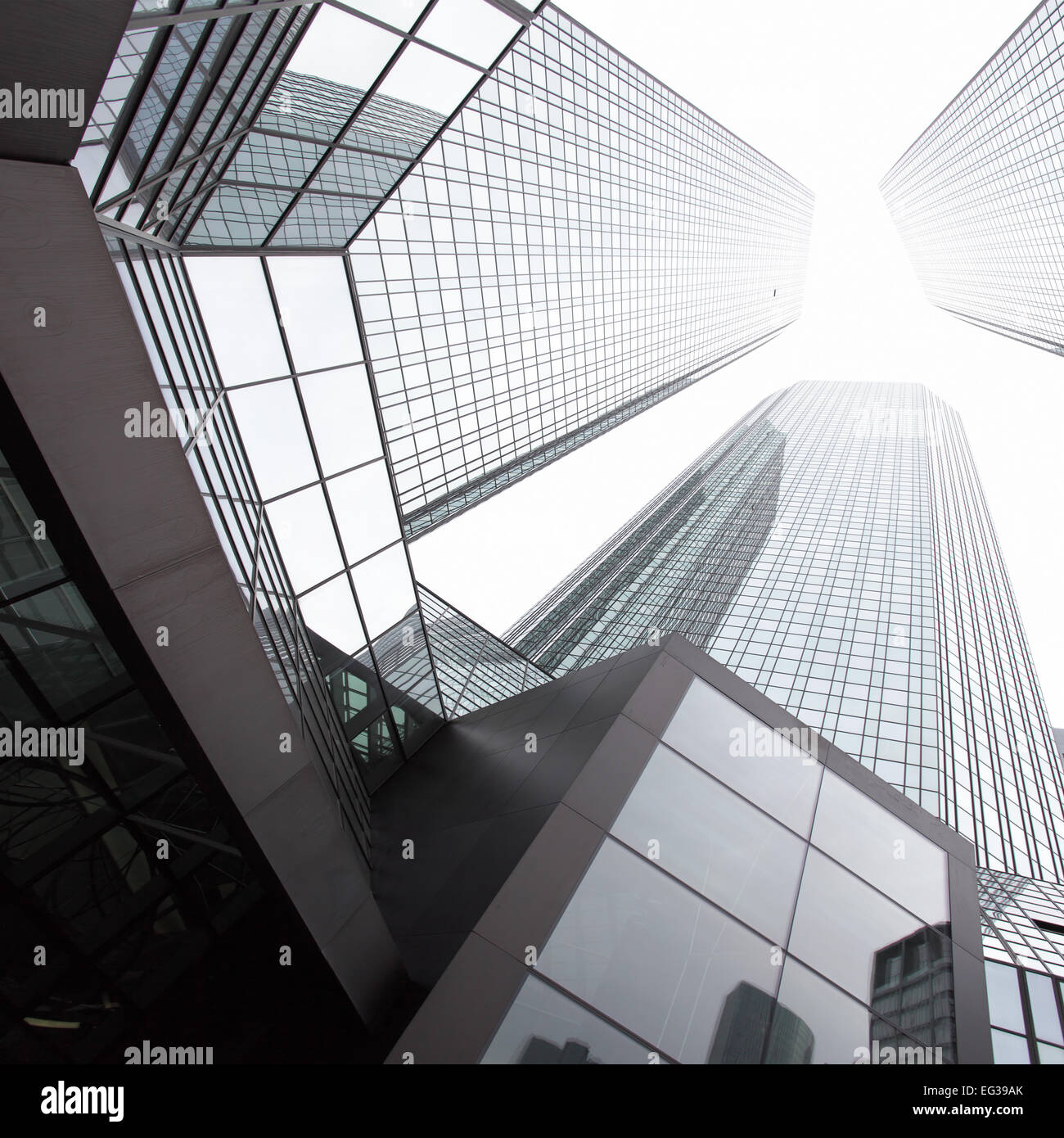 Office sky skyscrapers hi-res stock photography and images - Alamy