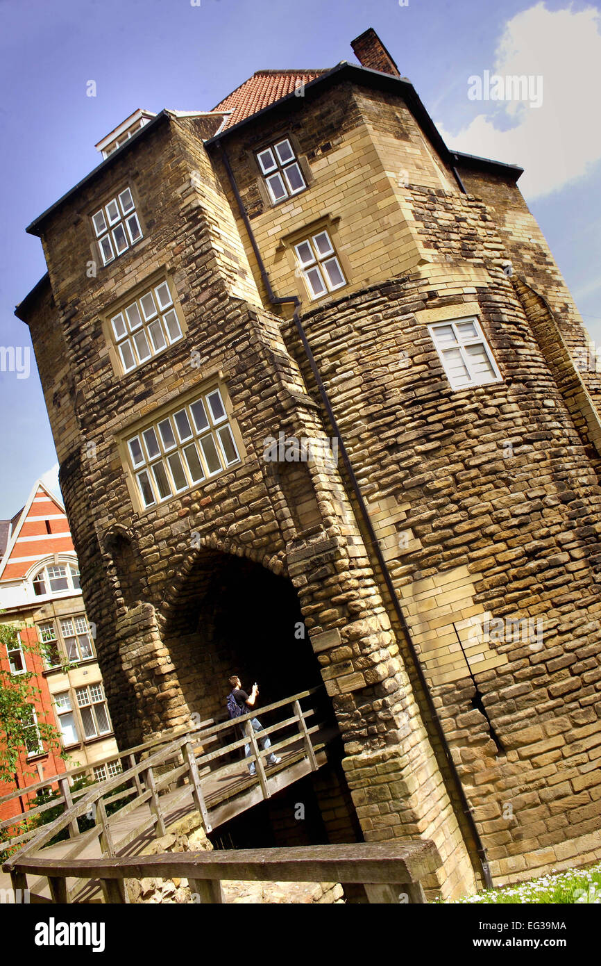 Black gate hi-res stock photography and images - Alamy