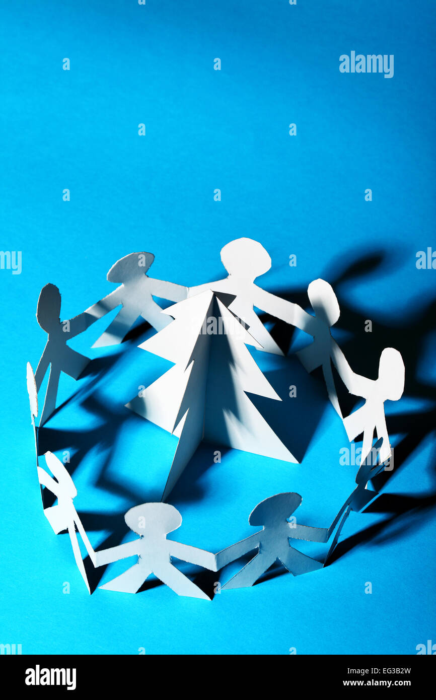 Dancing round the christmas tree hi-res stock photography and images ...