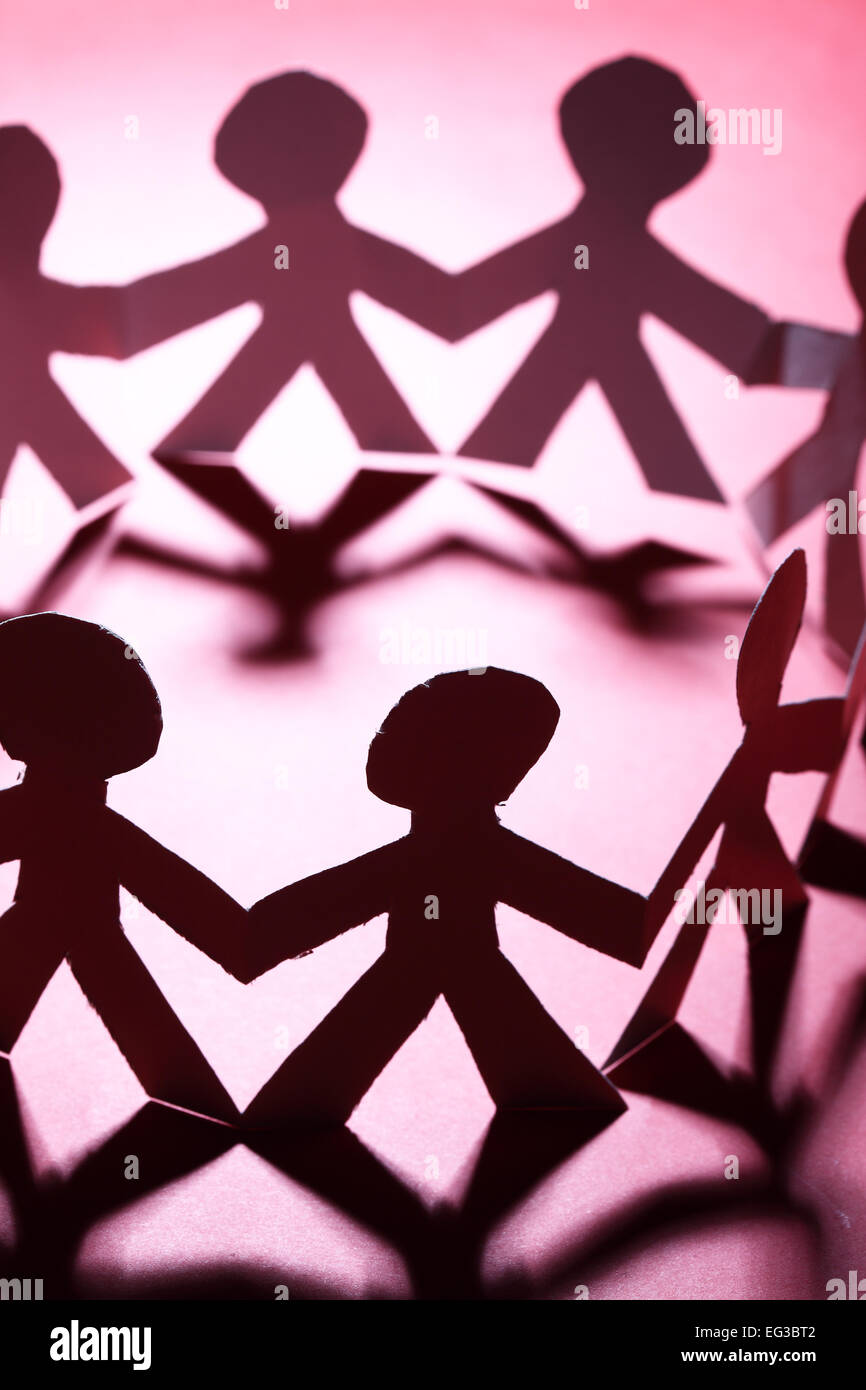 Circle of paper chain people hi-res stock photography and images - Alamy