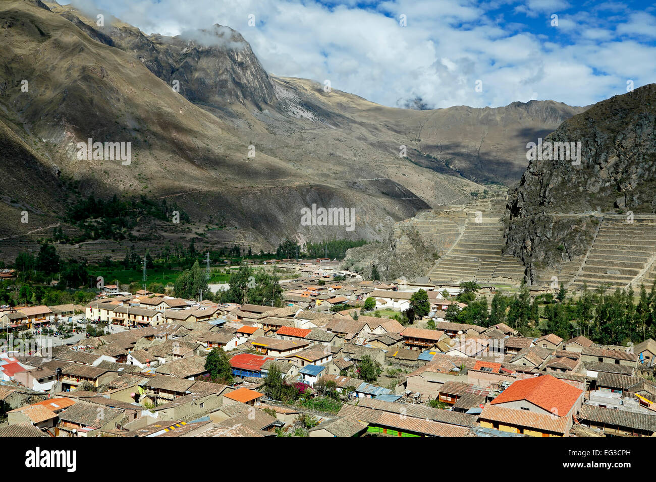 Elevated view of Ollantaytambo, Urubamba, Cusco, Peru Stock Photo - Alamy