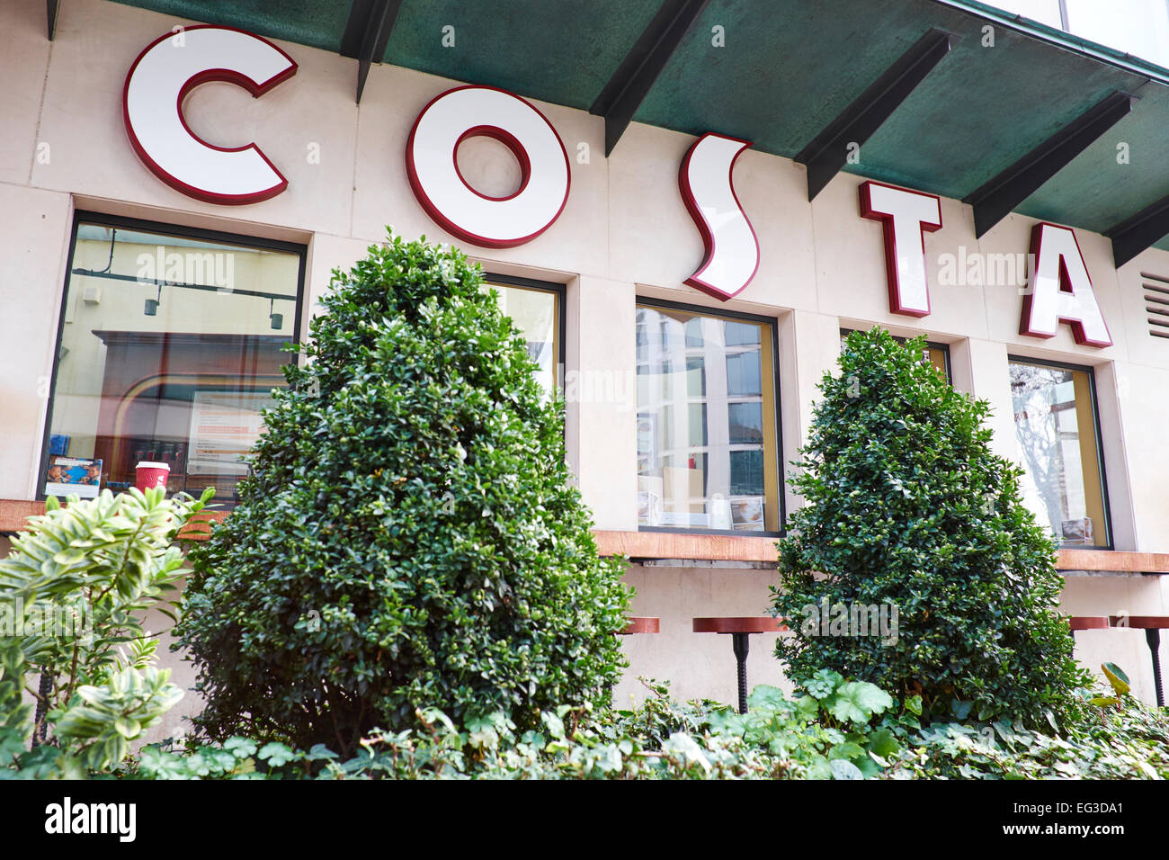 Costa coffee bar london hi-res stock photography and images - Alamy