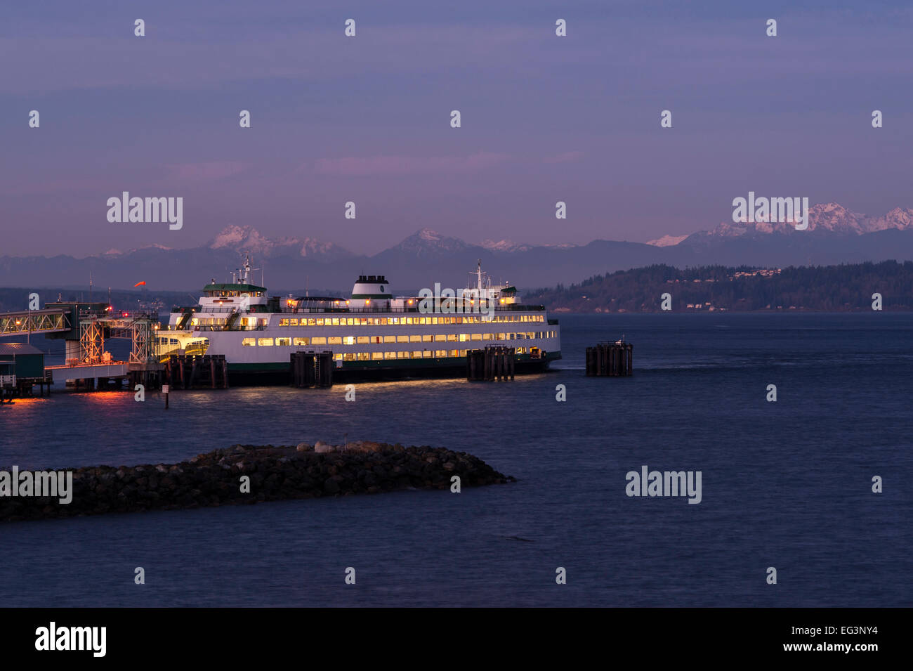 Ferry boat on Puget Sound at the Edmonds ferry terminal sunrise with ...