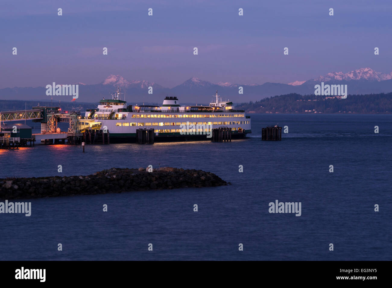 Ferry boat on Puget Sound at the Edmonds ferry terminal sunrise with ...