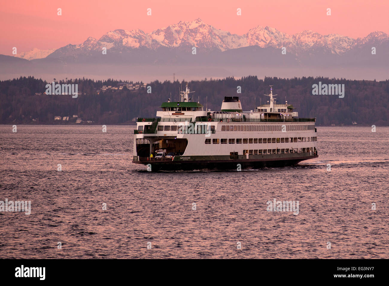 Ferry boat on Puget Sound at the Edmonds ferry terminal sunrise with ...