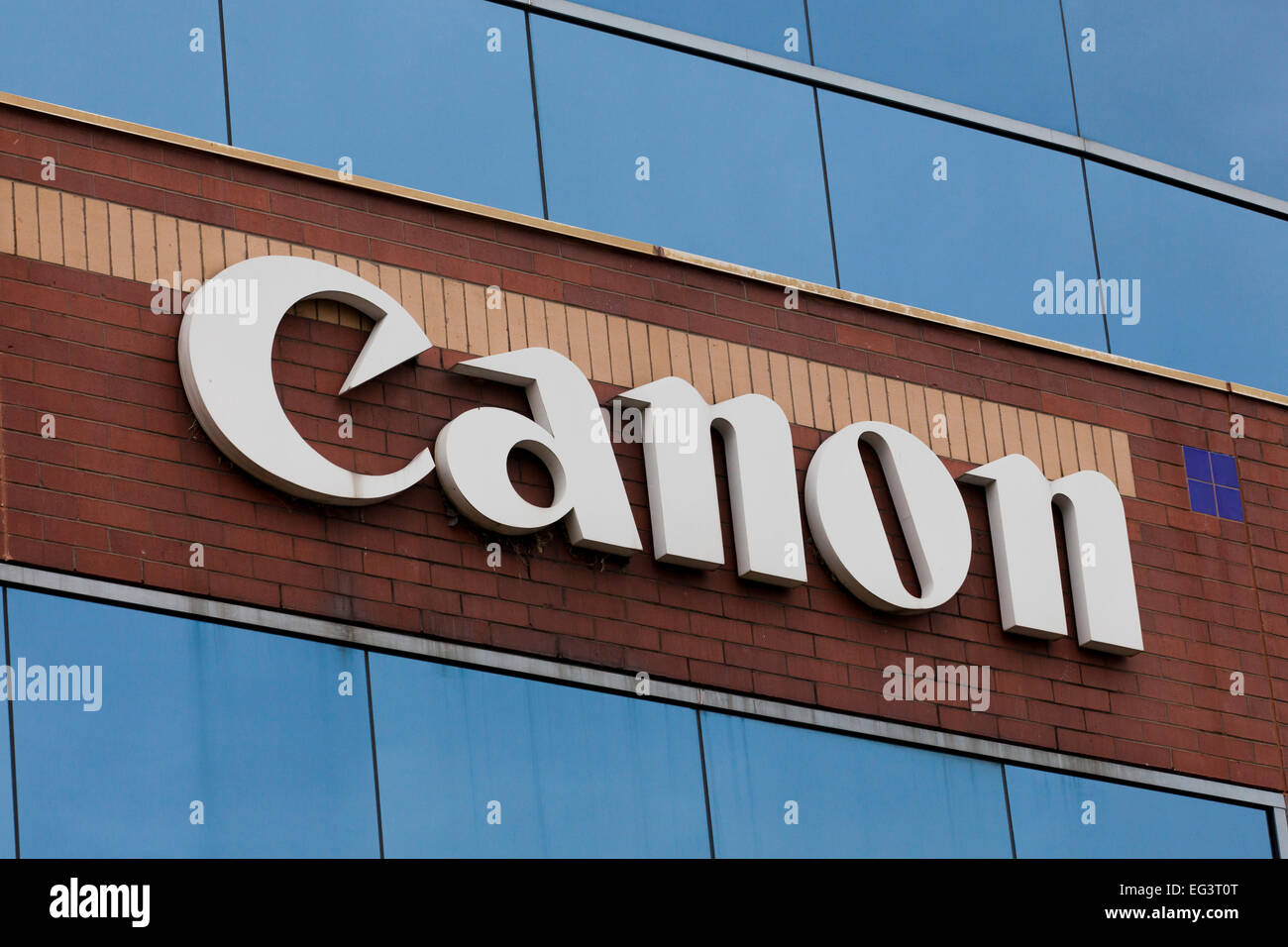 Canon logo on building - Virginia USA Stock Photo - Alamy