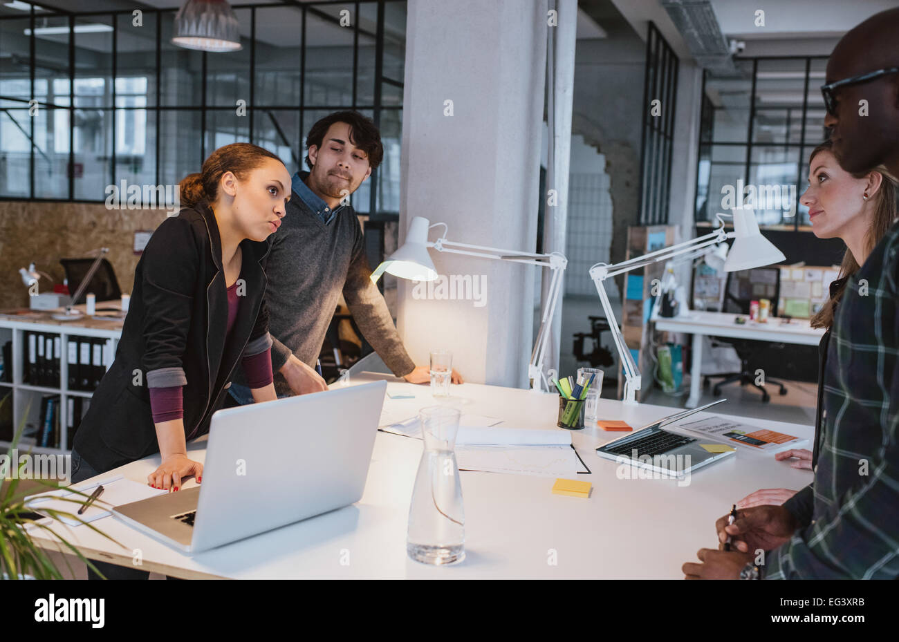 Team meeting around table hi-res stock photography and images - Alamy