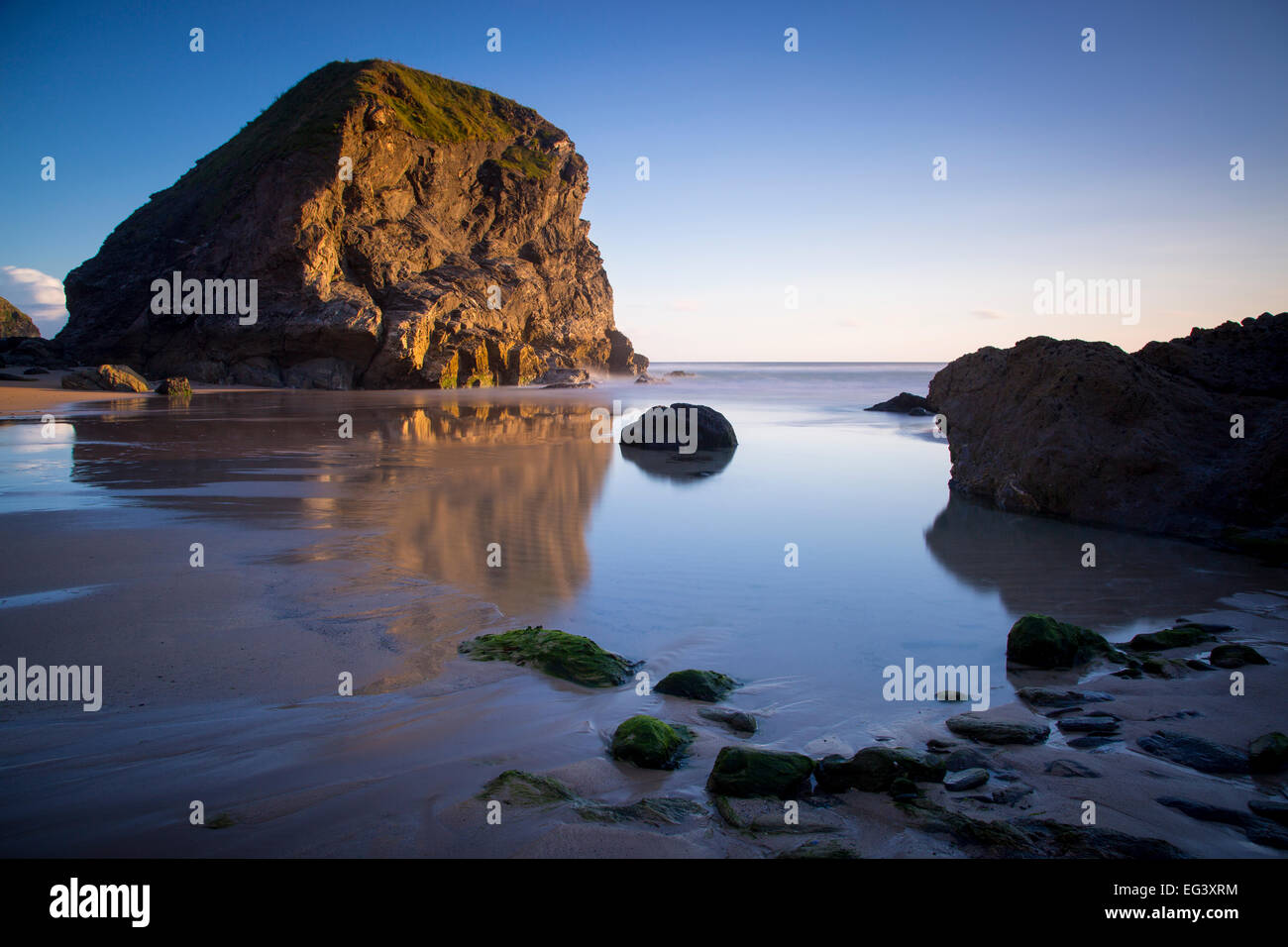 Sea stacks at the Bedruthan Steps along the coast of Cornwall, England ...