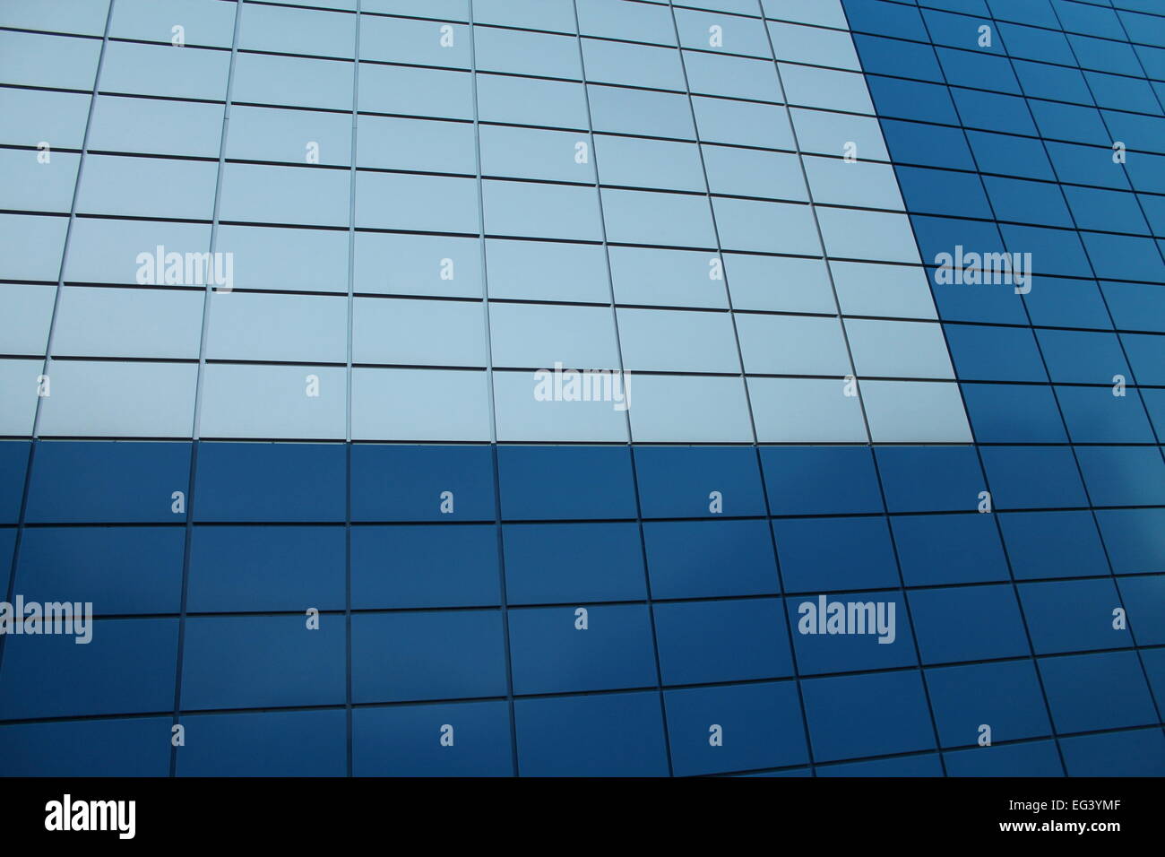 Solid partition hi-res stock photography and images - Alamy